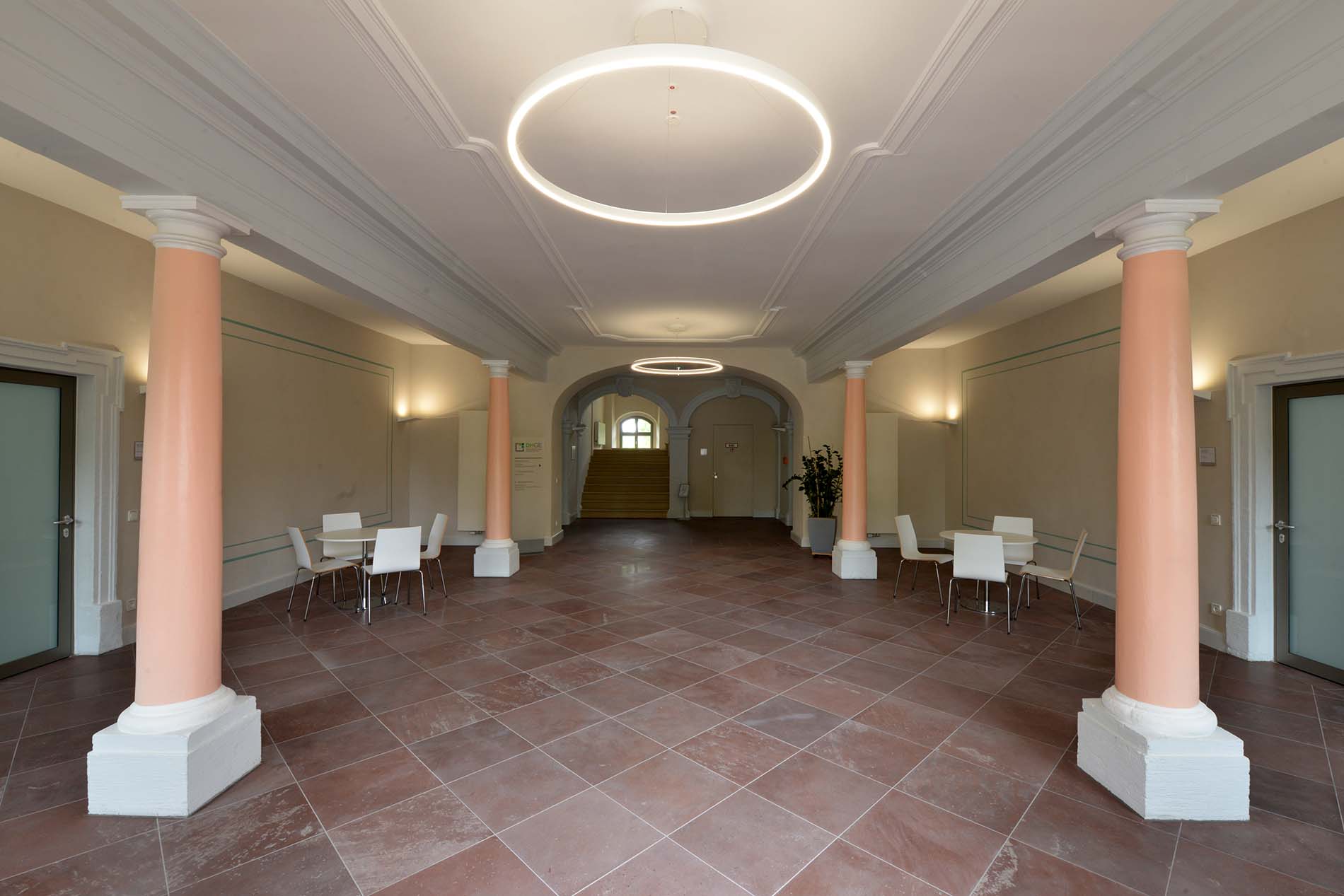 Schloss Tinz in Gera – mit Naturstein Bodenbelägen aus rotem Tambacher ...